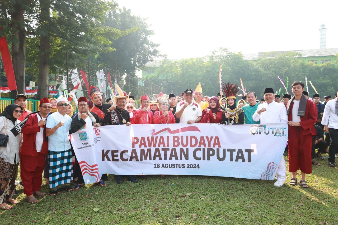 Kecamatan Ciputat Gelar Pawai Budaya, Benyamin: Bukti Semangat ...